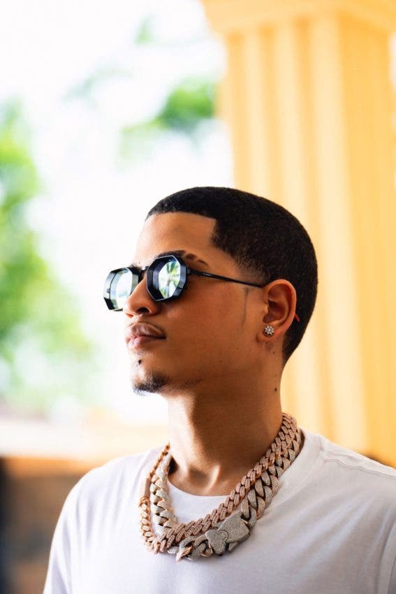 Axel Rulay se posiciona en los Billboards con su nuevo sencillo "Una Nube"