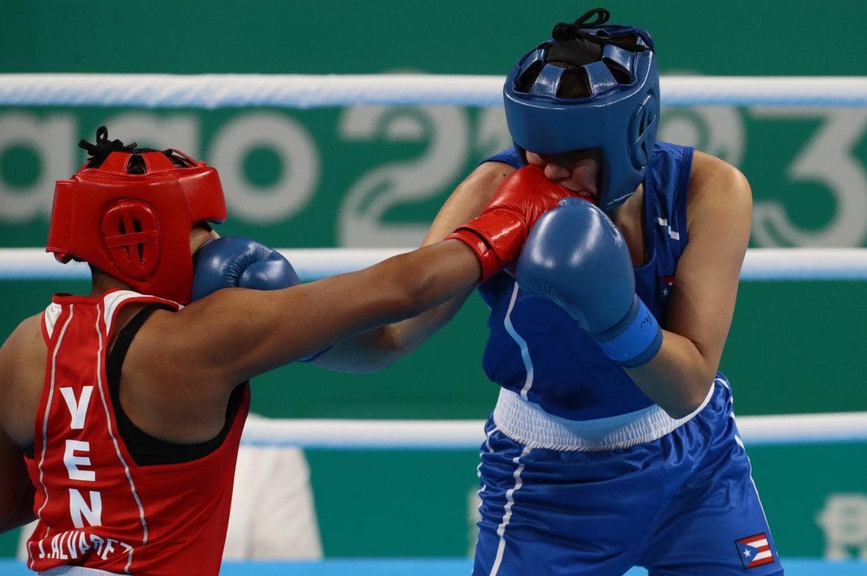 Puertorriqueña Piñeiro, la boxeadora que antes era ala pívot en baloncesto
