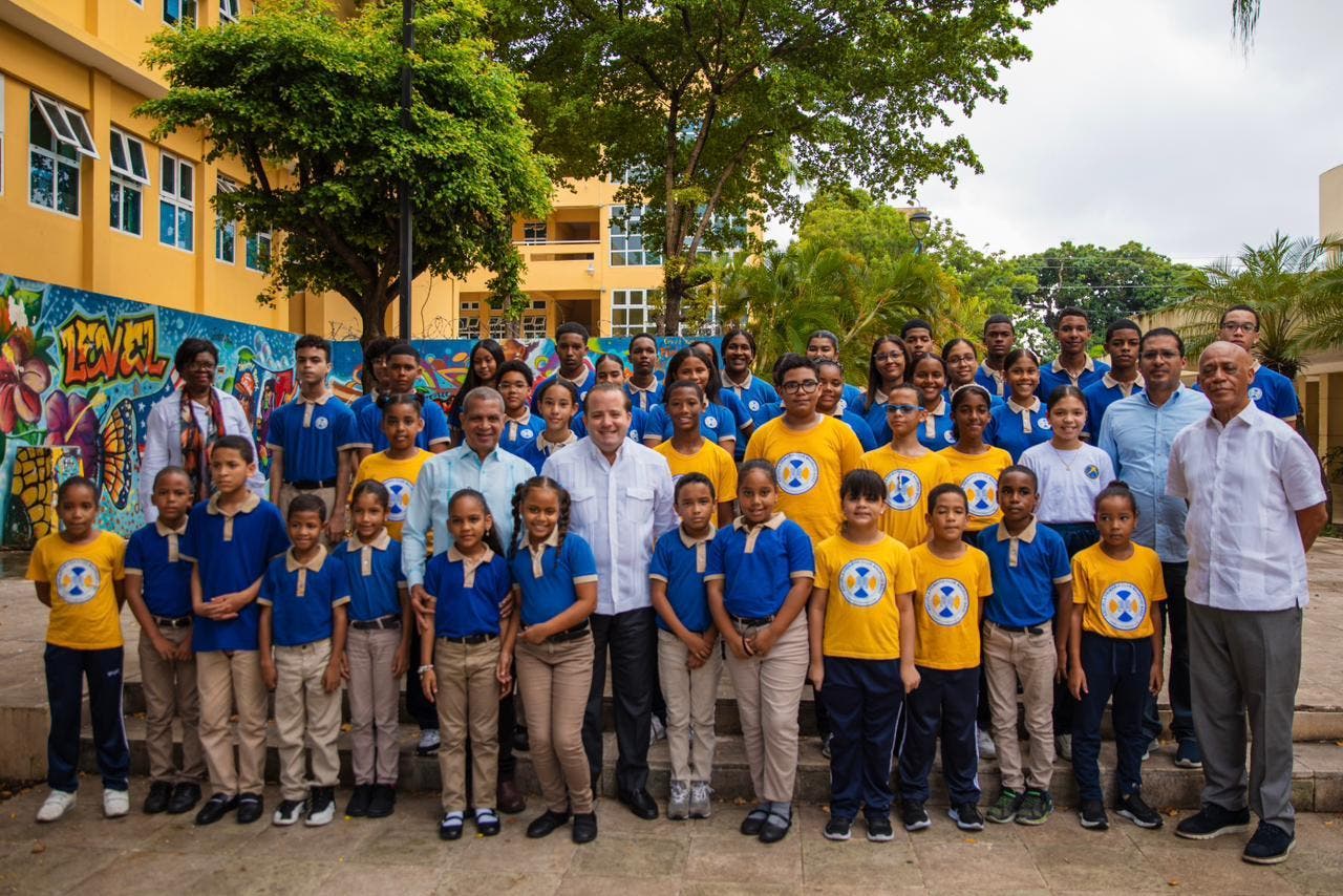 Paliza entrega 20 MM para remodelación Centro Cultural y área de Salud ...