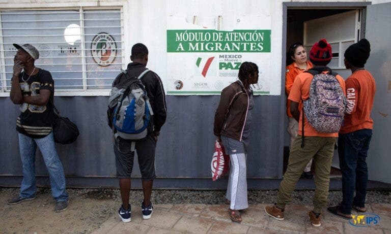 Expertos analizan la migración desde República Dominica