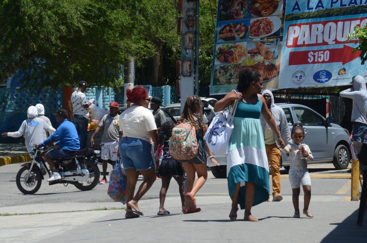 Boca Chica, a 30 minutos de la capital, se ha convertido en el resort ...