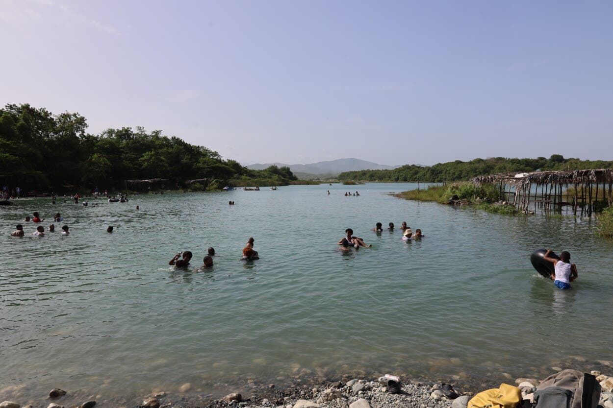 La Neverita: un balneario vibrante en el corazón del río Nizao